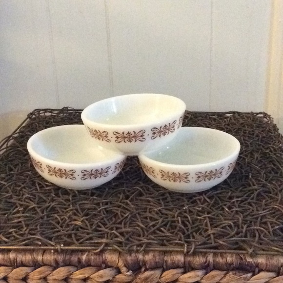 PYREX BY CORINGWARE | Kitchen | Vtg Pyrex Bowls 78 Copper Filigree Milk ...